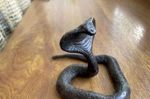 Статуэтка змея из металла