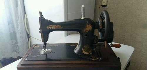 Швейная машинка царских времен В рабочем состоянии