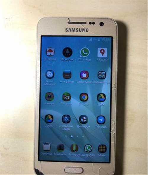 Телефон Samsung А3