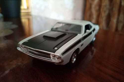Модель автомобиля dodge challenger 1970