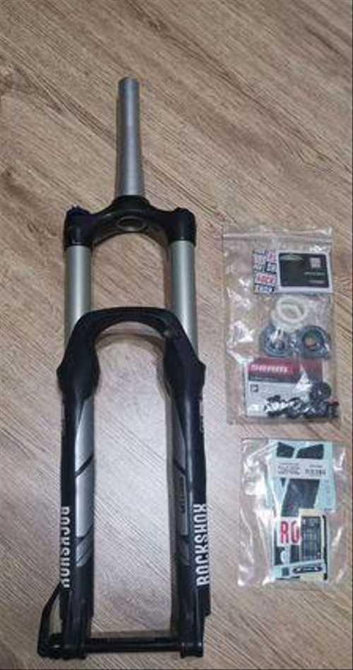 Вилка RockShox Sektor