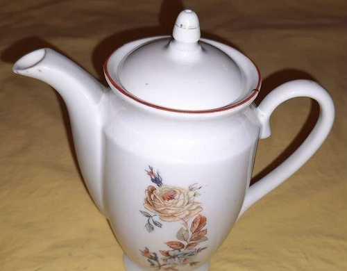 Фарфоровый чайник времён СССР (УССР)