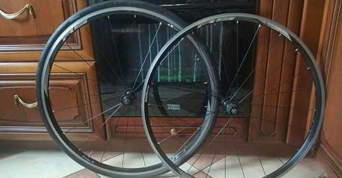 Шоссейный вилсет (колеса в сборе) Shimano WH-RS010