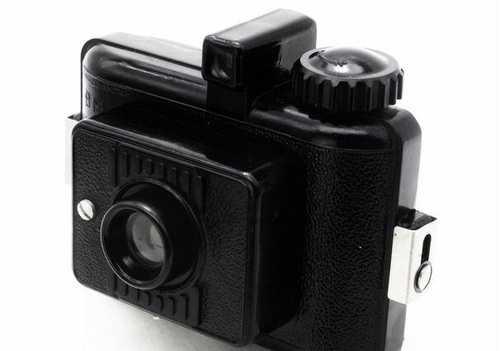 Довоенный бакелитовый чёрный фотоаппарат Малютка