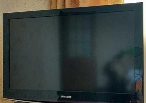 ЖК-телевизор Samsung LE-32B450 32дюйма
