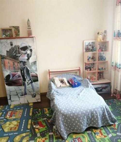 Кровать-машина/ Мебель для детской комнаты б/у