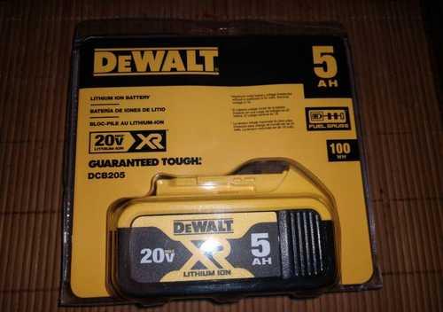 Аккумулятор dewalt dcb205