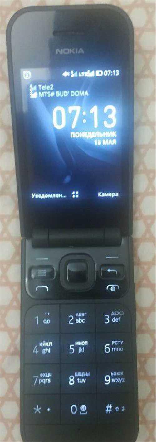 Телефон Nokia 2720 flip