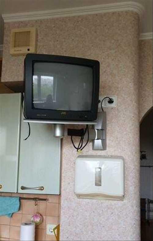 Маленький телевизор Бу