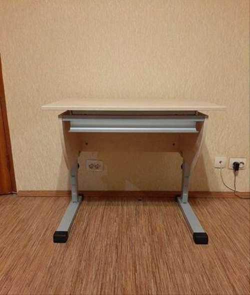 Длинный стол для школьника
