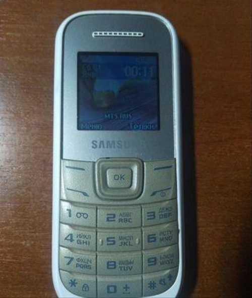 Сотовый Samsung GT-E1200M