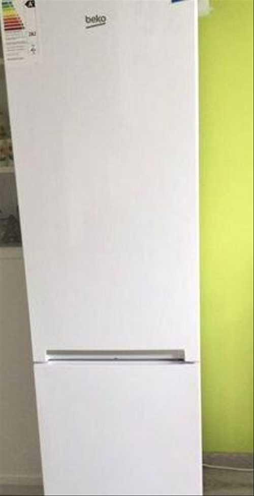 Холодильник Beko rcnk270K20W