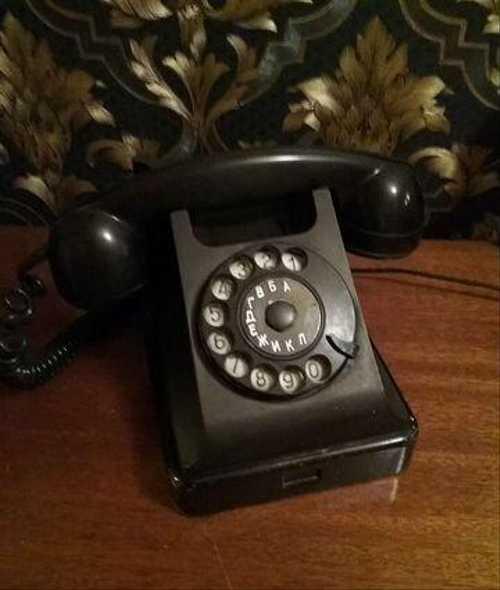 Старинный телефон дисковый из СССР
