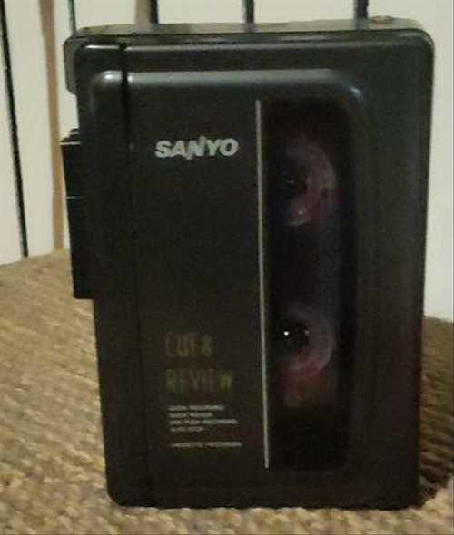 Кассетный диктофон sanyo