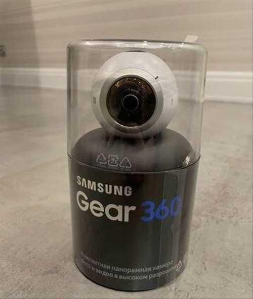 Панорамная камера Samsung Gear 360