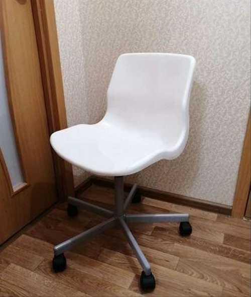 Компьютерный стул IKEA snille