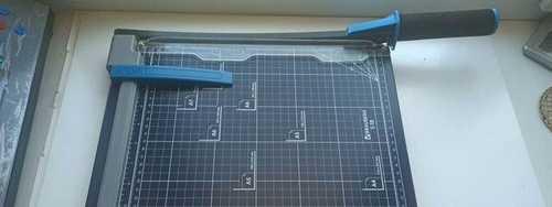 Резак сабельный для бумаг Brauberg S10 новый