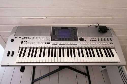 Yamaha psr s700