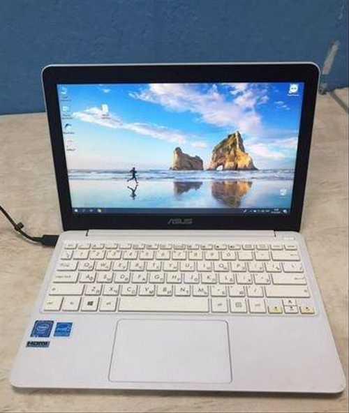Ноутбук Asus R209H