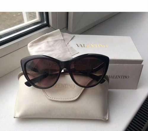 Очки Valentino