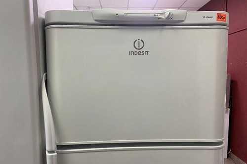 Холодильник Indesit