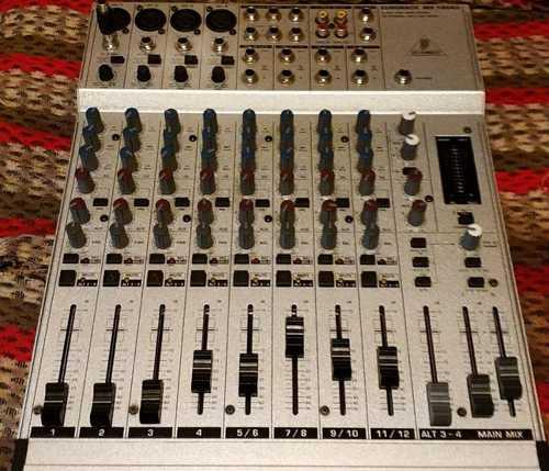 Микшерный пульт Behringer Eurorack MX 1604A
