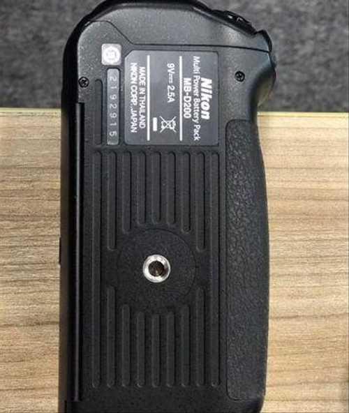 Батарейная ручка Nikon MB-D200