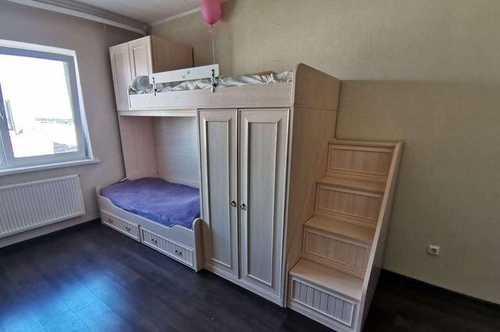 Кровать двухьярусная со шкафами