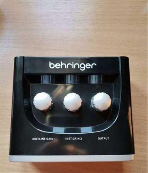 Внешняя звуковая карта behringer um2