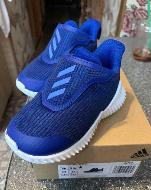 Кроссовки adidas 22р