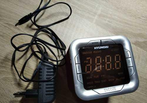 Часы-будильник с радио Hyundai H-1505