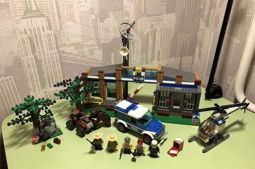 Lego City 4440 Forest Police Station