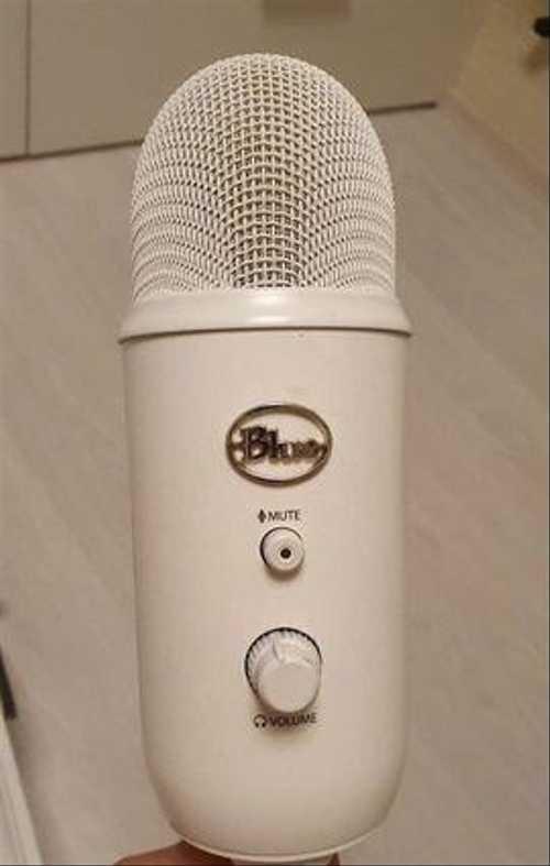 Микрофон blue yeti белый