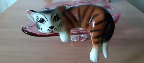Фигурка кошки из керамики