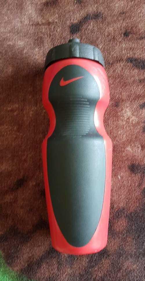 Спортивная бутылка-шейкер Nike