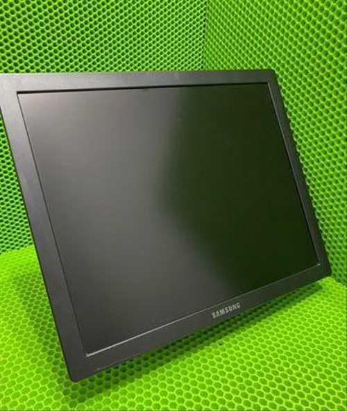 Монитор Samsung SyncMaster 970P 19