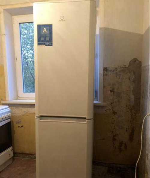 Холодильник indesit IB201