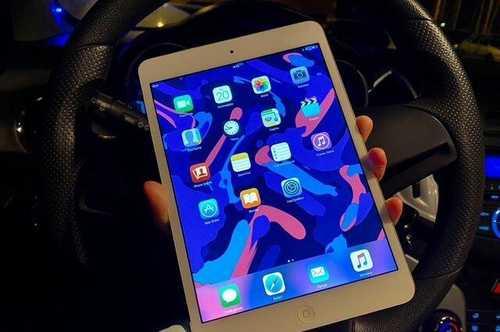 iPad Mini 16 Gb + чехол + наушники