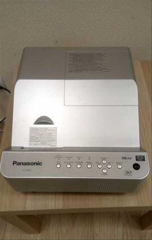 Короткофокусный проектор Panasonic PT-CX200