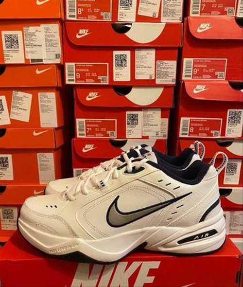 Nike air monarch iv