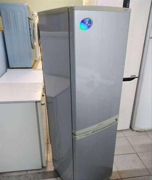 Узкий холодильник Samsung (45см)