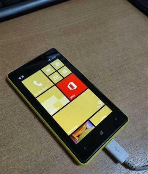 Смартфон Nokia Lumia 820