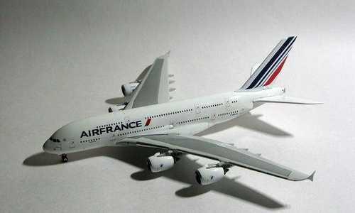 Модель самолета Airbus A380 Air France 1:400