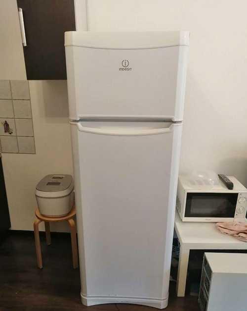 Холодильник Indesit