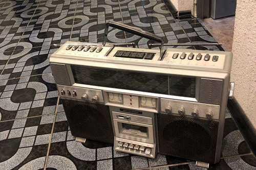 Советский магнитофон 1982 года