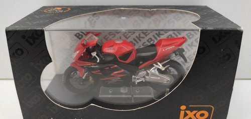 Модель мотоцикла Honda CBR 900RR IXO Altaya 1/24