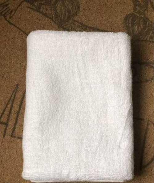 Белое махровое полотенце 50*70