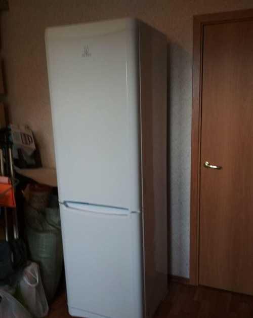 Холодильник indesit BH20.025