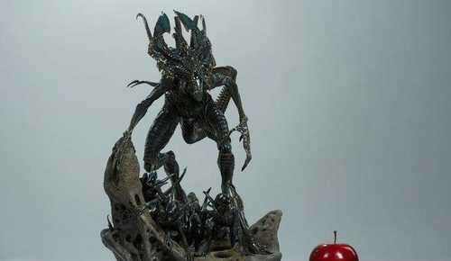 Alien King Maquette Sideshow