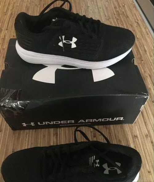 Продам новые кроссовки under armour